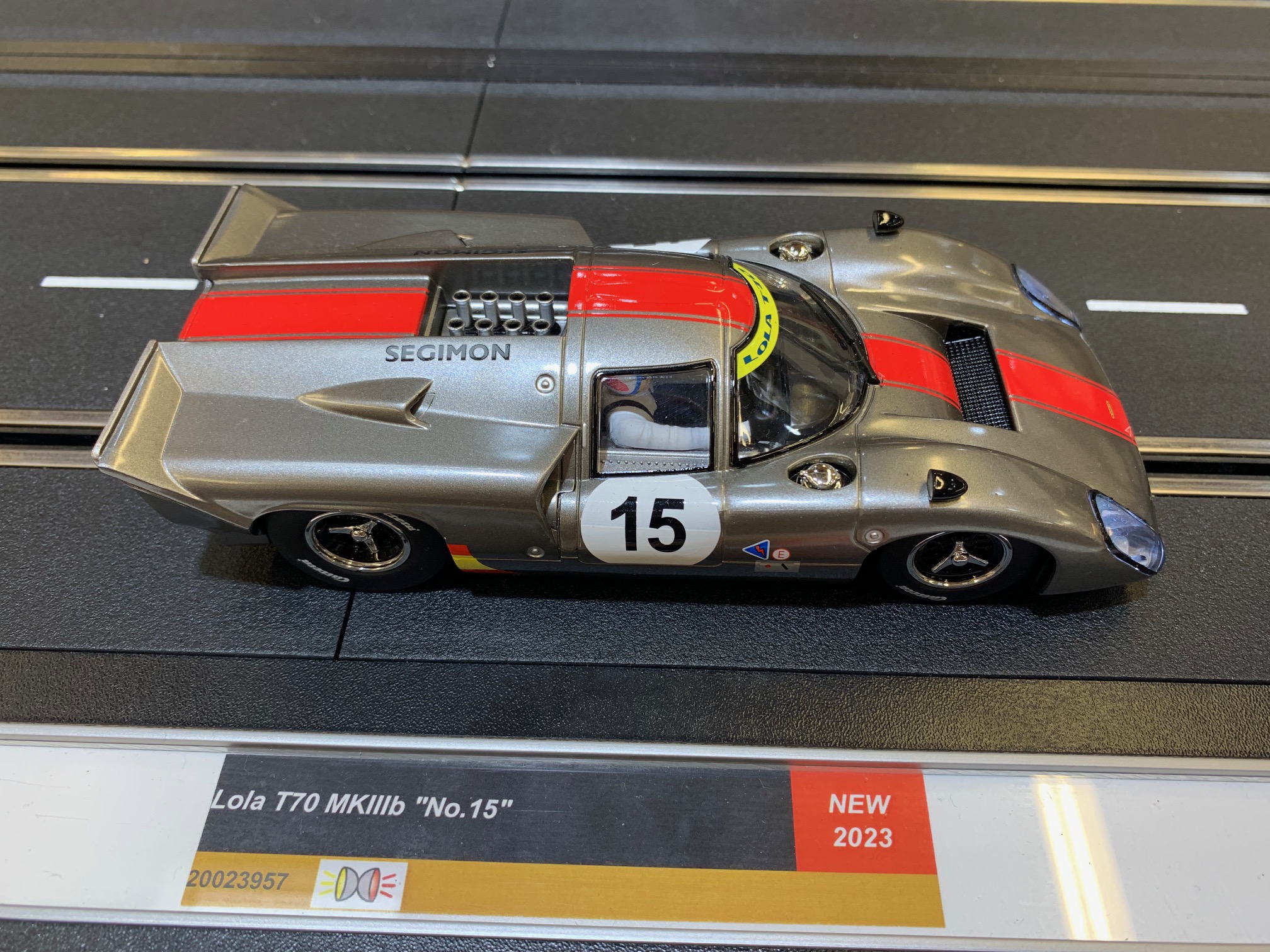 Carrera DIGITAL 124 23957 Lola T70 MKIIIb No.15 [23957] : , Comprar ...