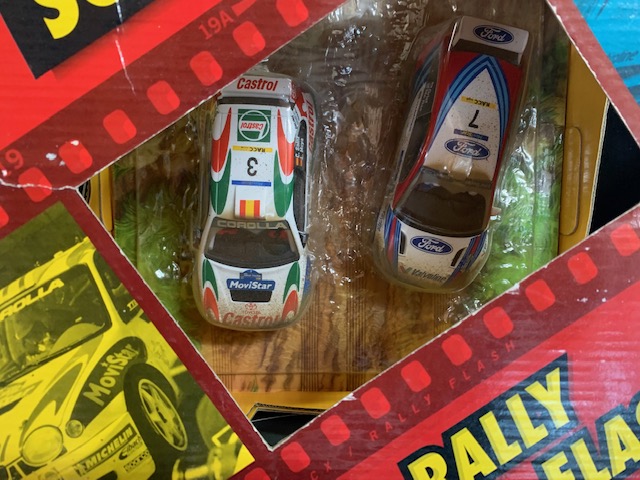 Scalextric 69010 Rally Flash, 2 Coches Efecto Barro Exclusivos [69010 ...