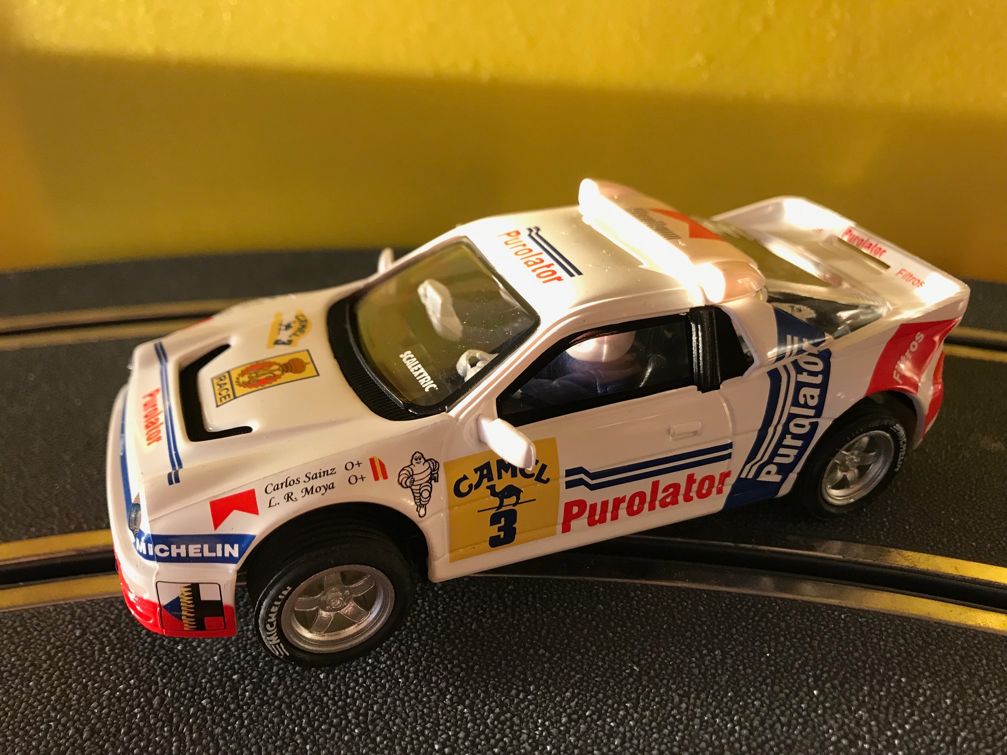 Scalextric FORD RS 200 CARLOS SAINZ Nº3 [RS 200 CARLOS SAINZ Nº 3] - 0 ...